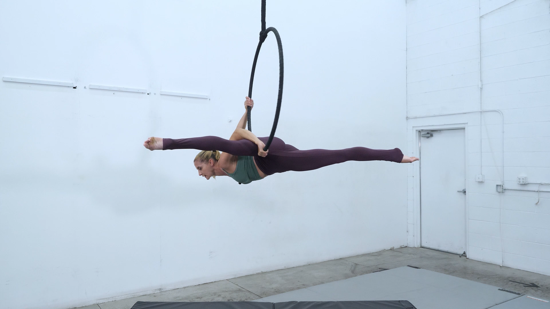 Reverse Alien Split - Grounded In Flight